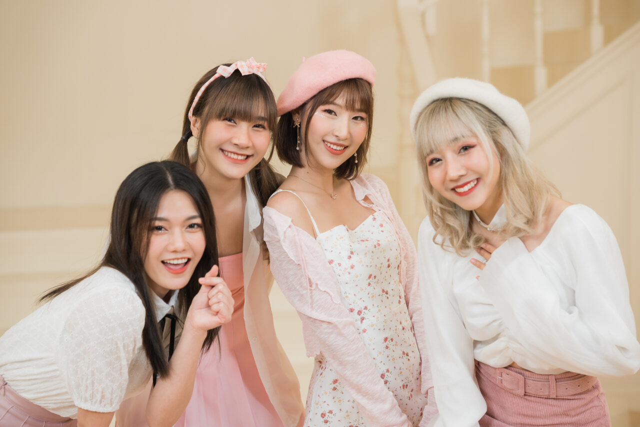 16 สาว The Glass Girls ปล่อยความสดใสในซิงเกิ้ลใหม่ "อย่ามา" | เดลินิวส์