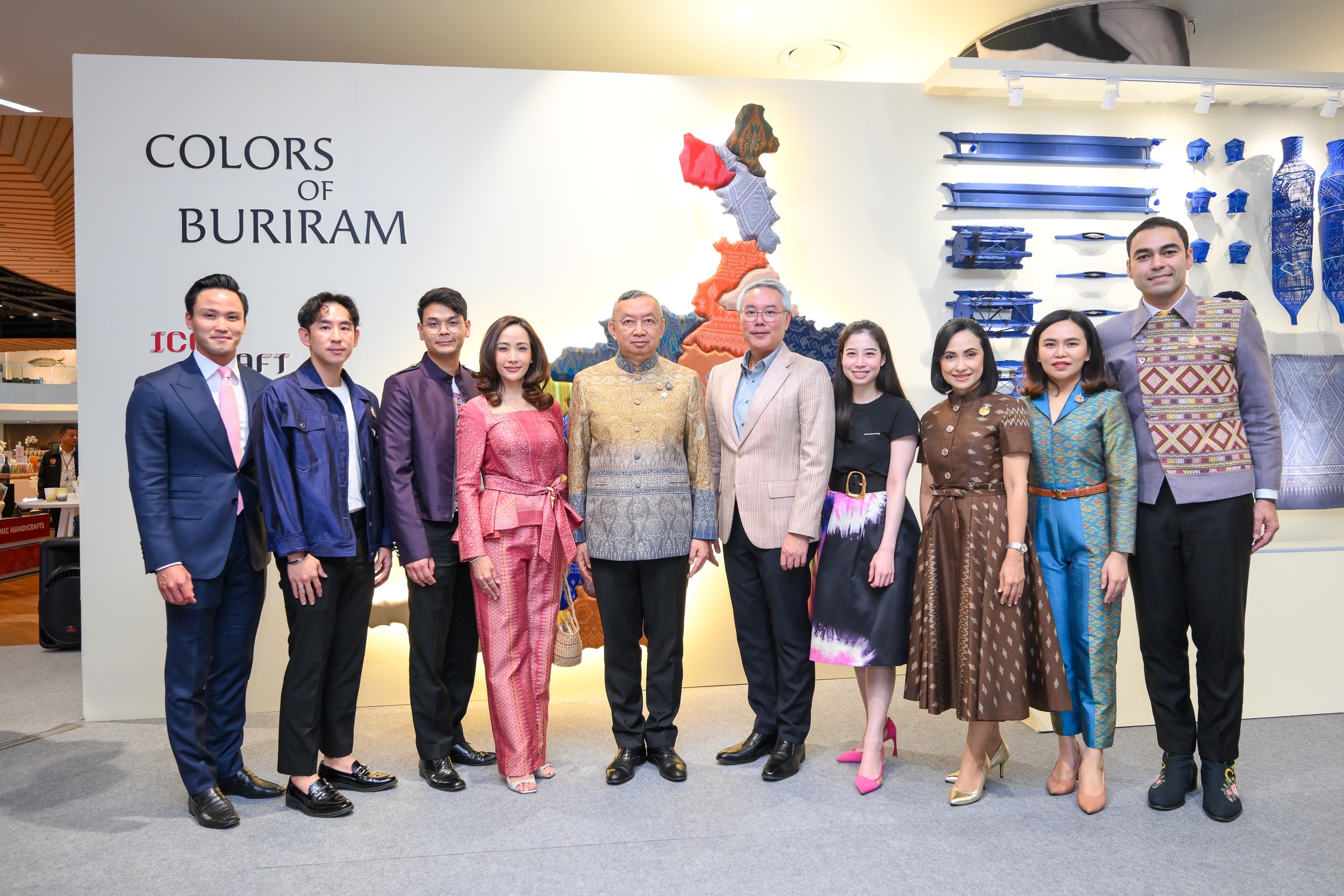 'บุรีรัมย์' ยกขบวนผ้าไทย อวดโฉมในงาน 'Colors of Buriram' ที่ไอคอนสยาม ...
