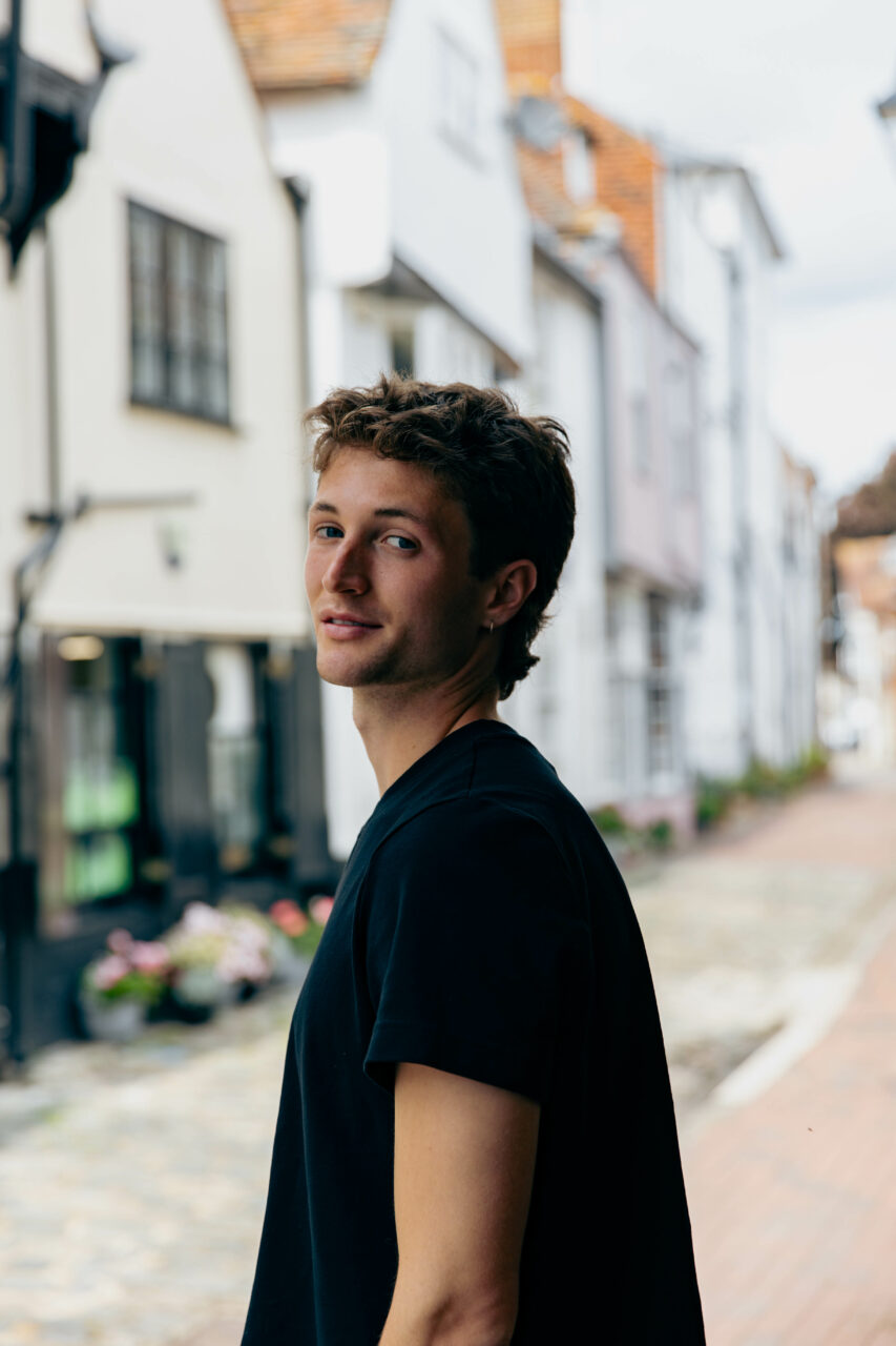 "Henry Moodie" ปล่อยซิงเกิล"comedown" ซ้อมร้องให้เป๊ะก่อนไปกรี๊ดใน ...