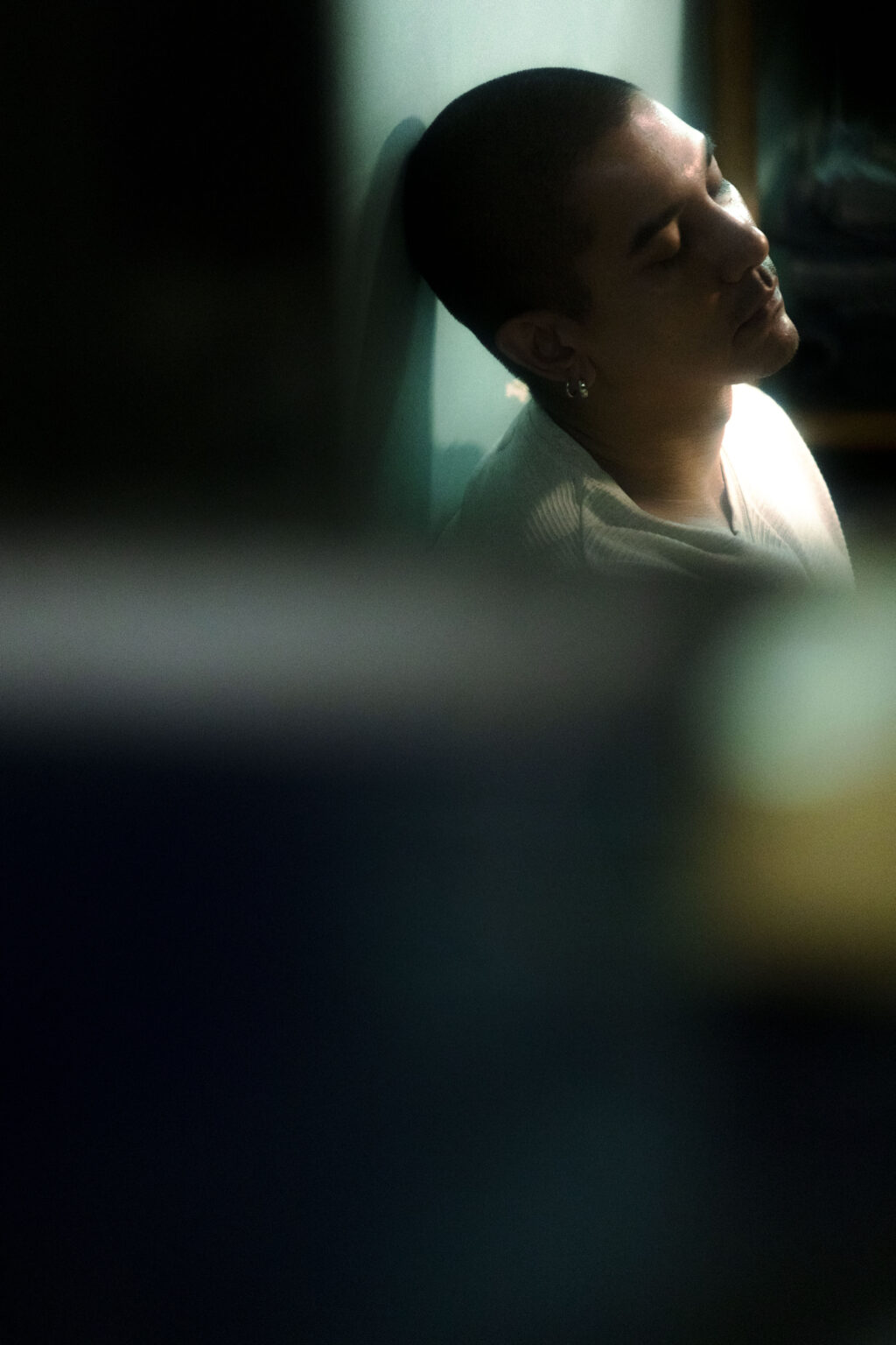 "ดีเจแมน-ใบเตย" อินจัดสวมกอดแน่น น้ำตาไหลใน MV เพลง"ครั้งนี้"ของ"deasy ...