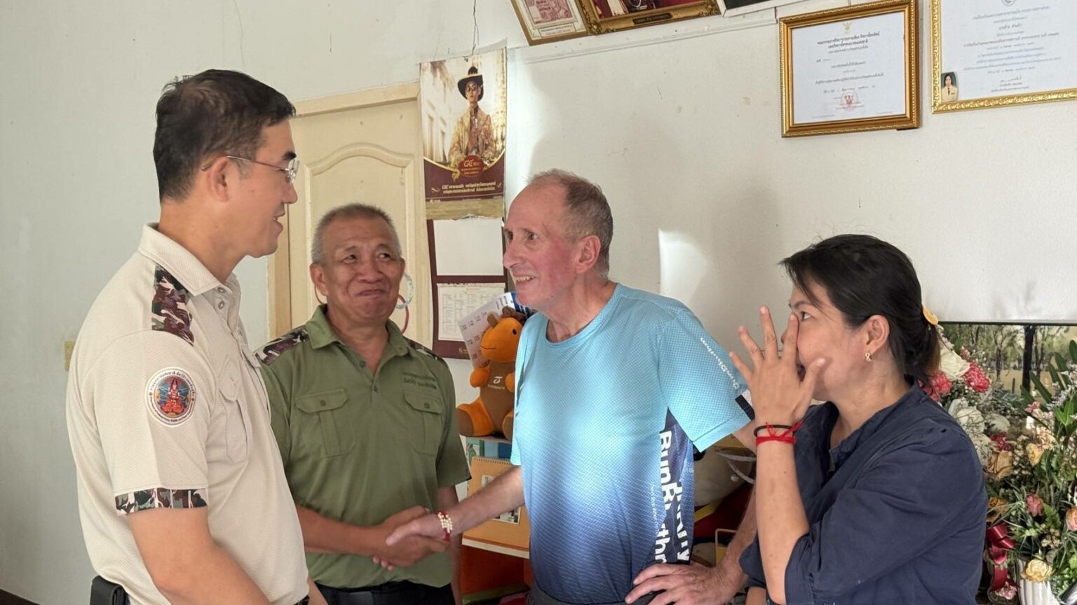 ‘สุชาติ’ มอบ ‘อธิบดีอุทยานฯ’เข้าเยี่ยม ‘เวอร์นอน’นักสำรวจถ้ำ ฮีโร่ถ้ำ ...