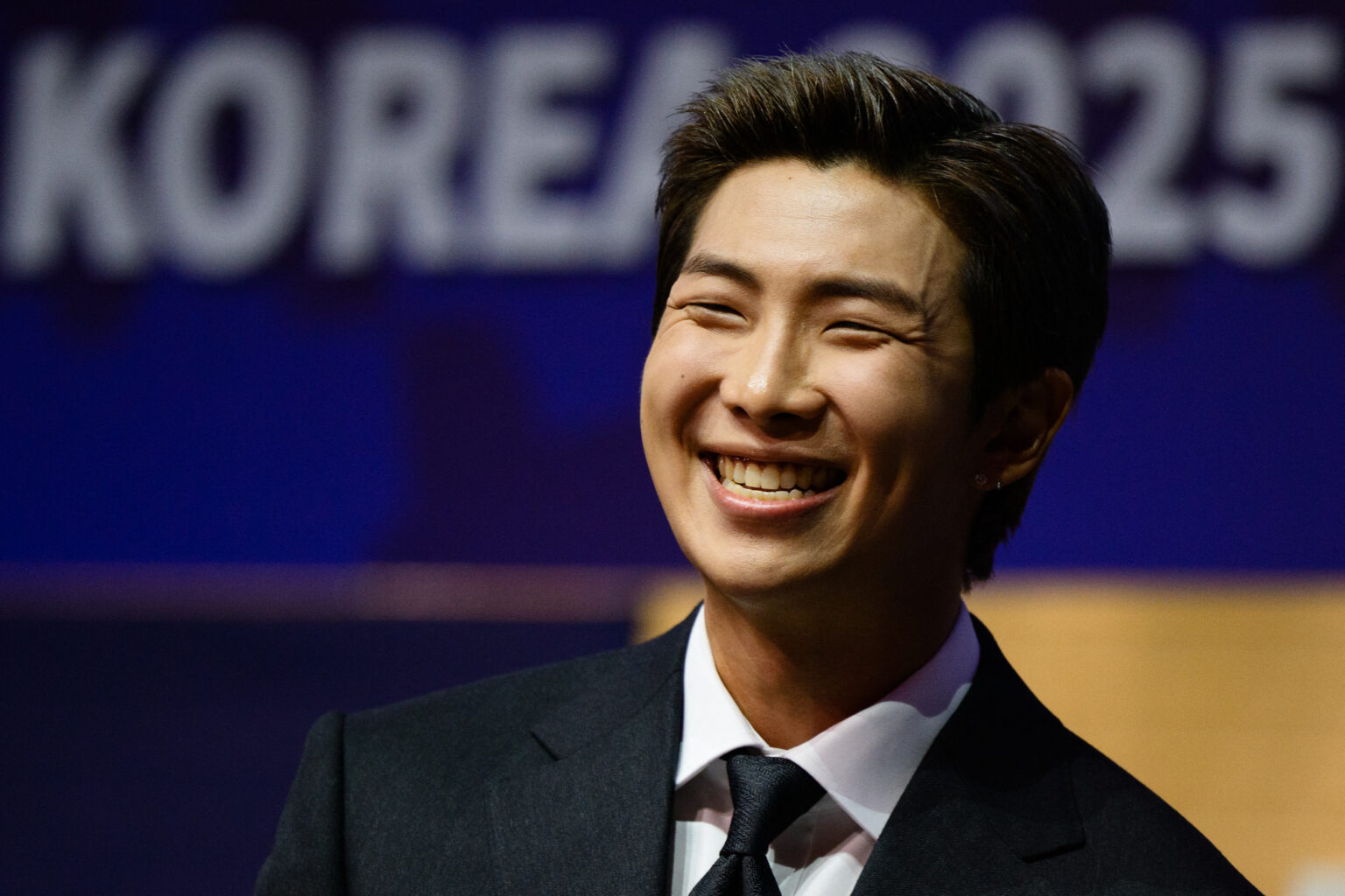 'RM BTS' สร้างประวัติศาสตร์บนเวที 'APEC' ยกย่อง 'ARMY' คือพลังทำลาย ...