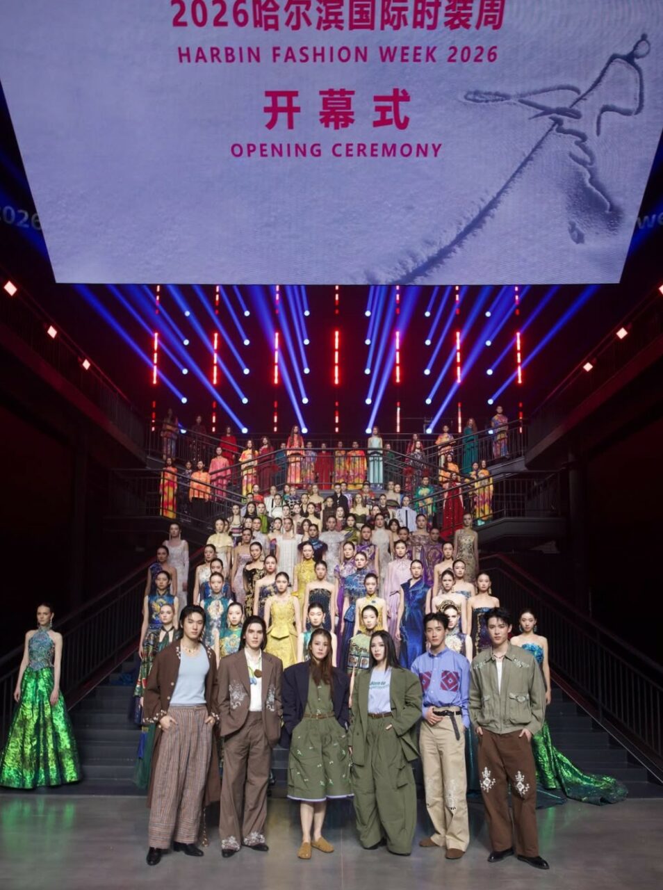 จากไทยสู่เวทีโลก “อันดา - ลูกแก้ว” สร้างโมเมนต์สะกดทุกสายตาอวดโฉมแฟชั่น ...