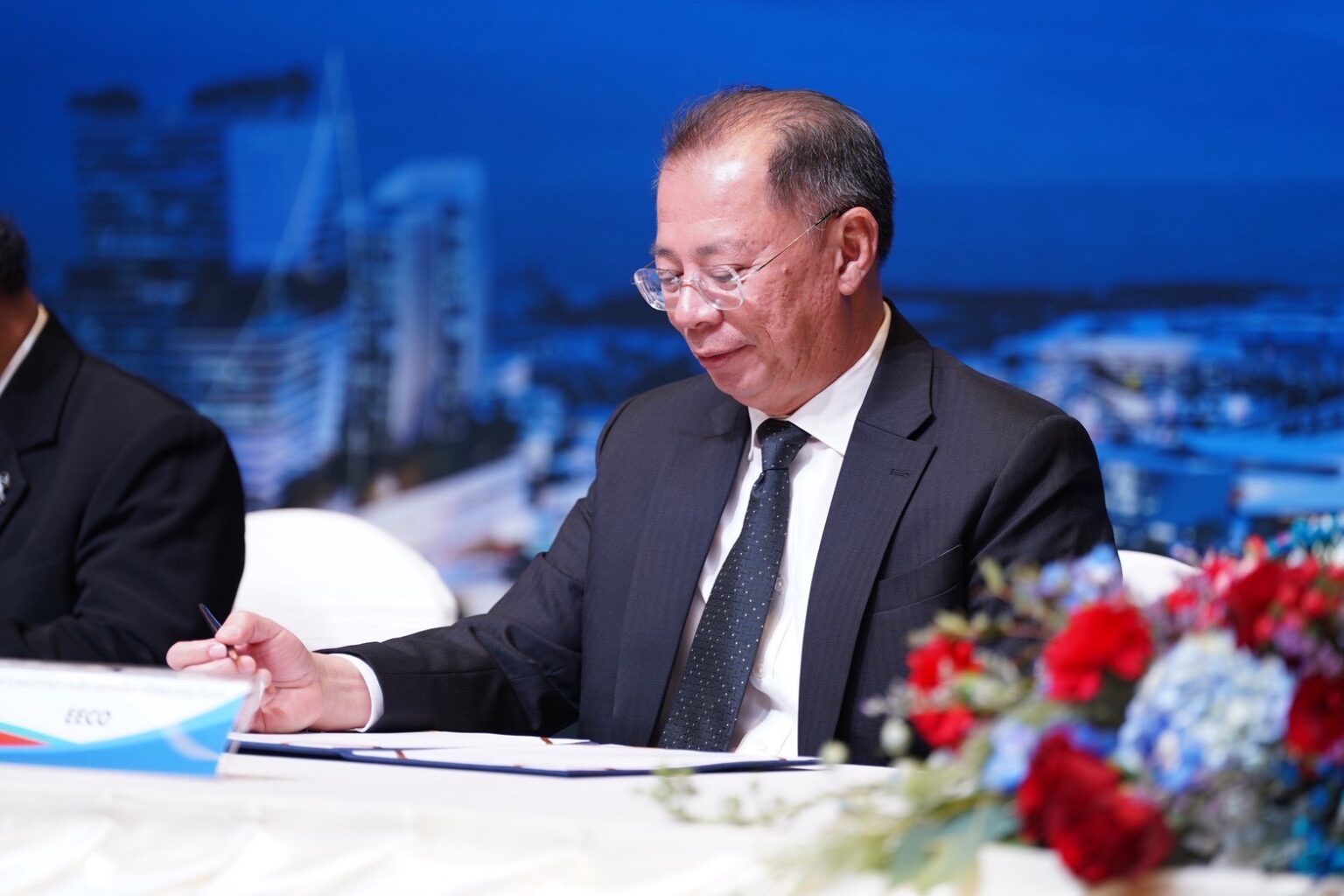 สิ้นสุดการรอคอย! EEC-UTA เซ็นลุยพัฒนาโปรเจกต์ เมืองการบิน 2 แสนล้าน ...